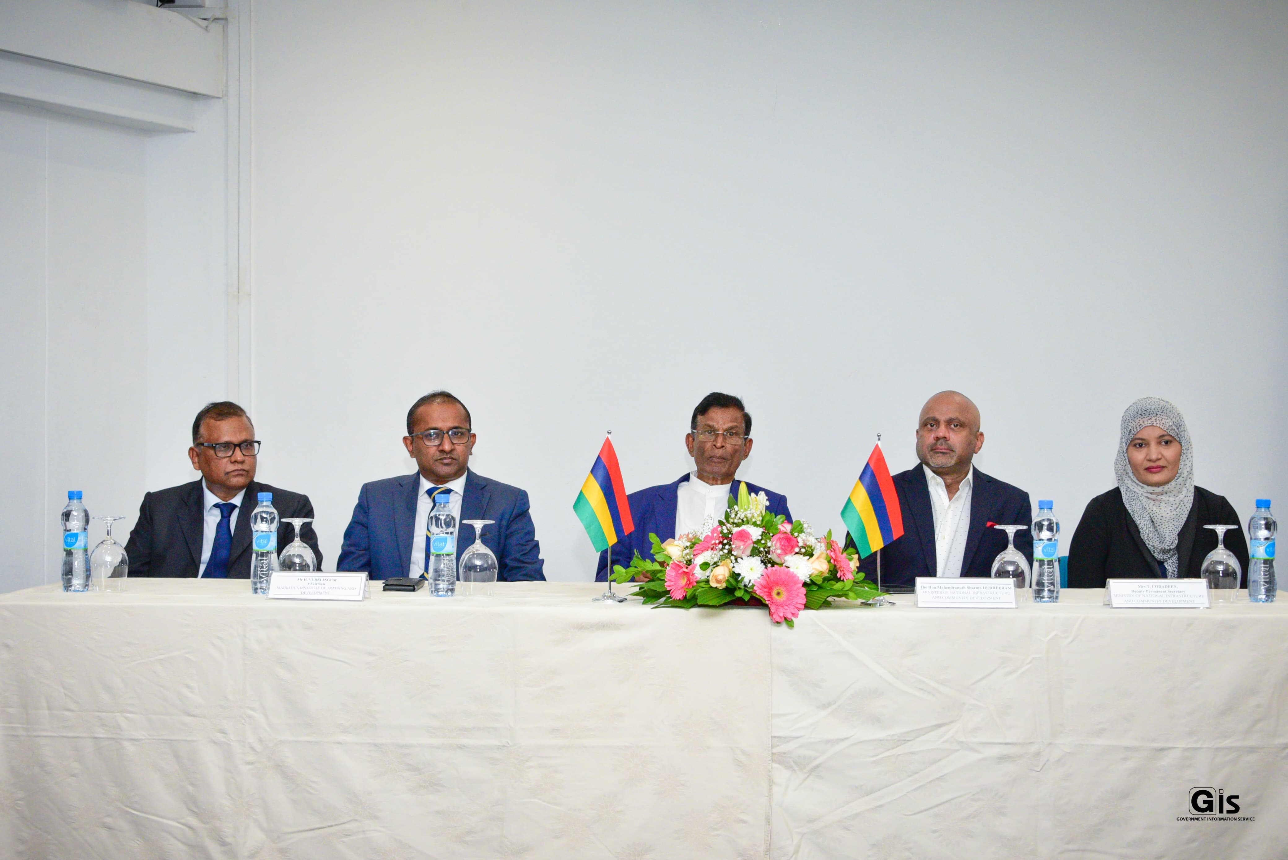 ESD Staff receive training on Ladder, Mobile and Tubular Scaffold Safety