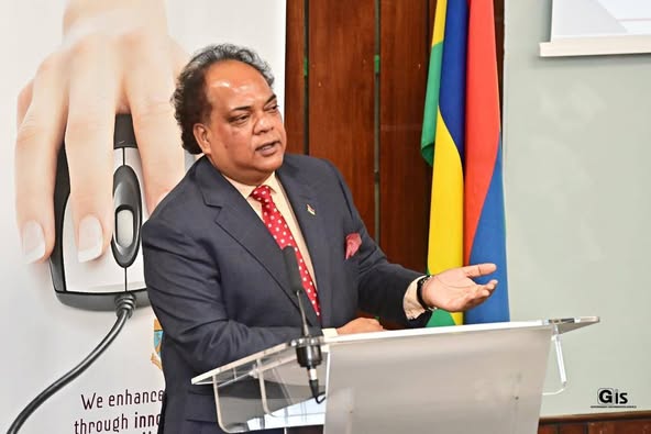 Higher Education: Minister Sukon launches the Digital Credentials ...