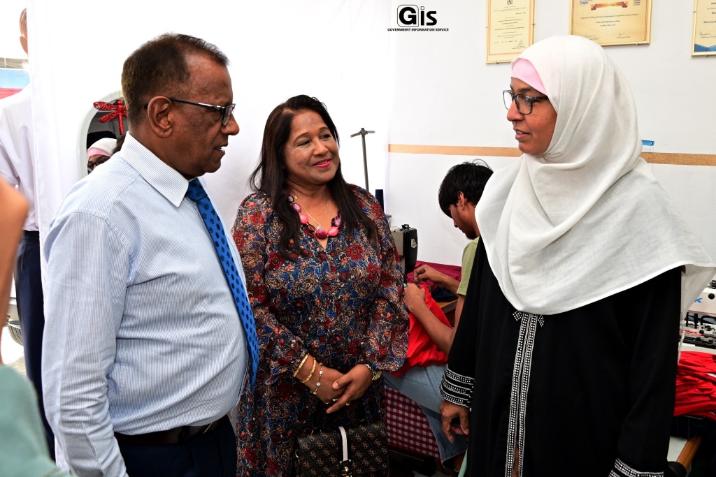 Minister Bholah effects site visit at Esperanza Tailoring Women ...