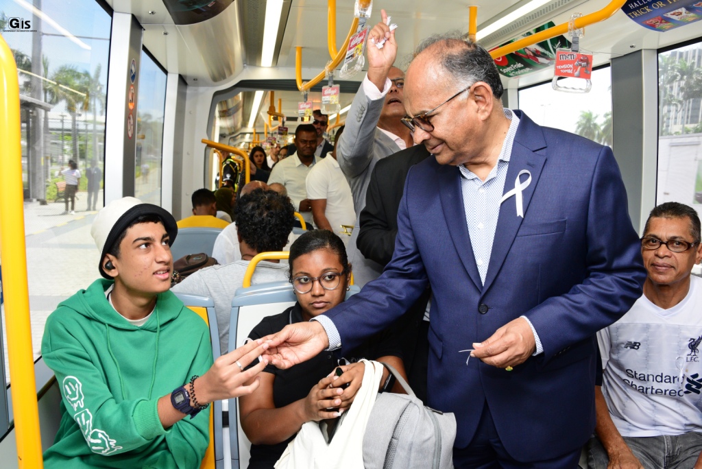 Minister Ganoo launches White Ribbon initiative in remembrance of road ...