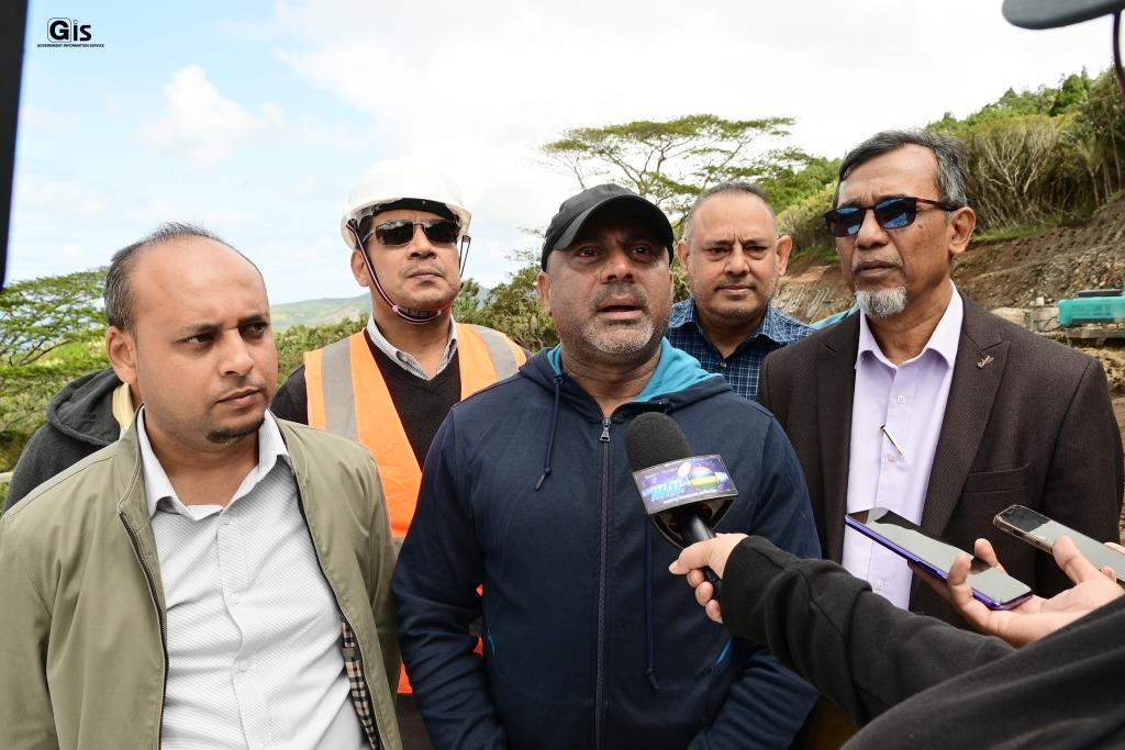 Minister Hurreeram effects site visit to assess stabilisation works ...