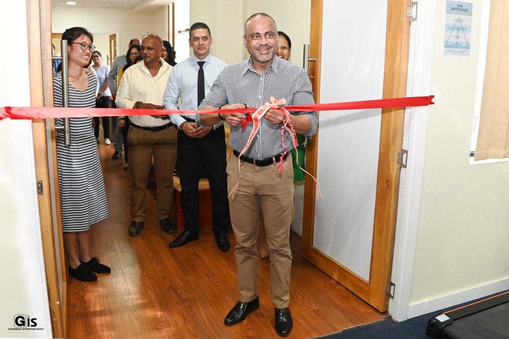 Minister Hurreeram inaugurates gym for staff of the National ...