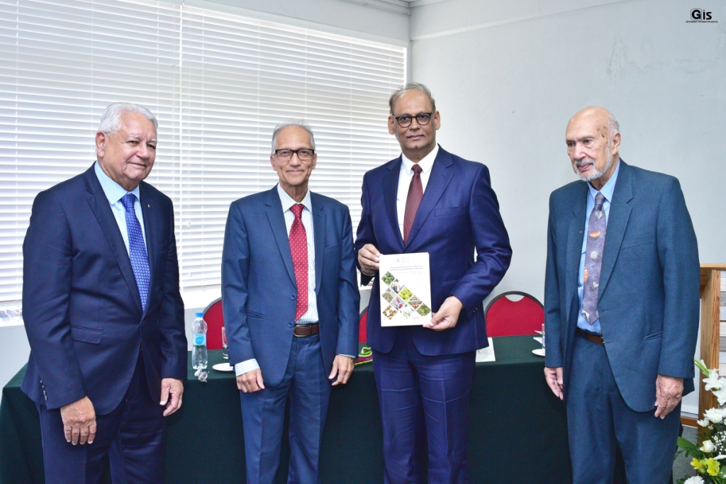 Minister Seeruttun launches booklet on Food Security and new MAST website