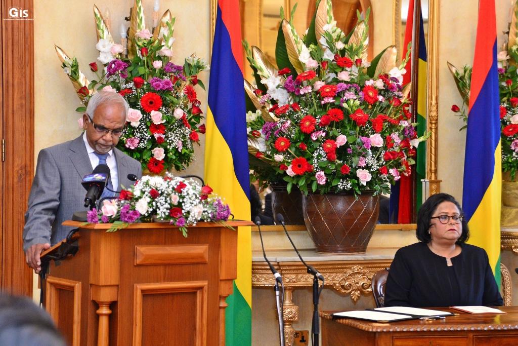 Mr Dharambeer Gokhool and Mr J.Y. Robert Hungley sworn in as President ...