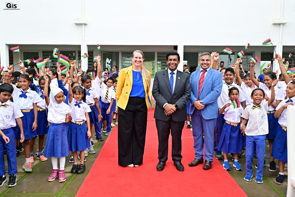 National Day Celebrations: President Roopun attends Flag Raising ...
