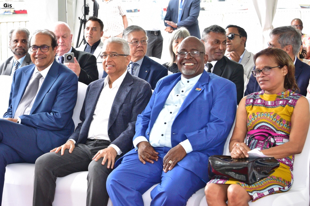 PM attends wreath laying ceremony to commemorate deportation of Chagossian community