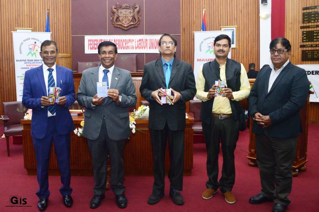 President Roopun launches an updated Worker’s Guide on the ‘Mauritian ...
