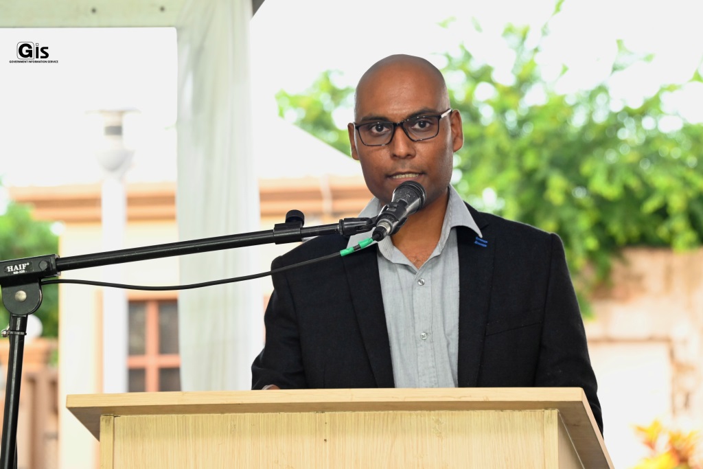 President Roopun launches exhibition to mark World Art Day 2023