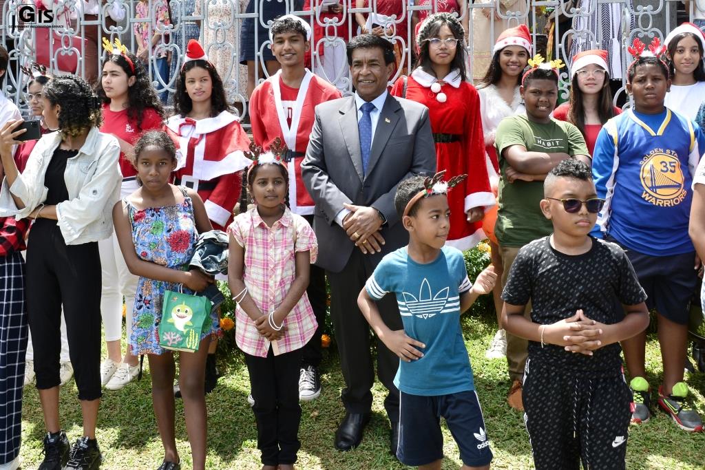 President Roopun receives children at the State House for Christmas ...