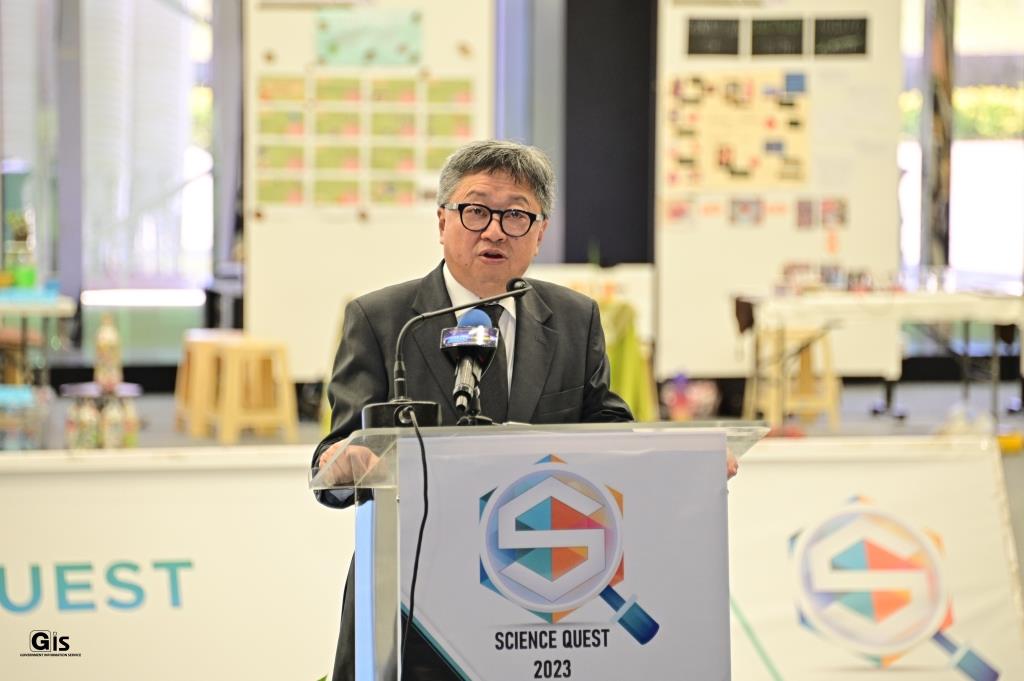 President Roopun urges students to develop critical minds in ...