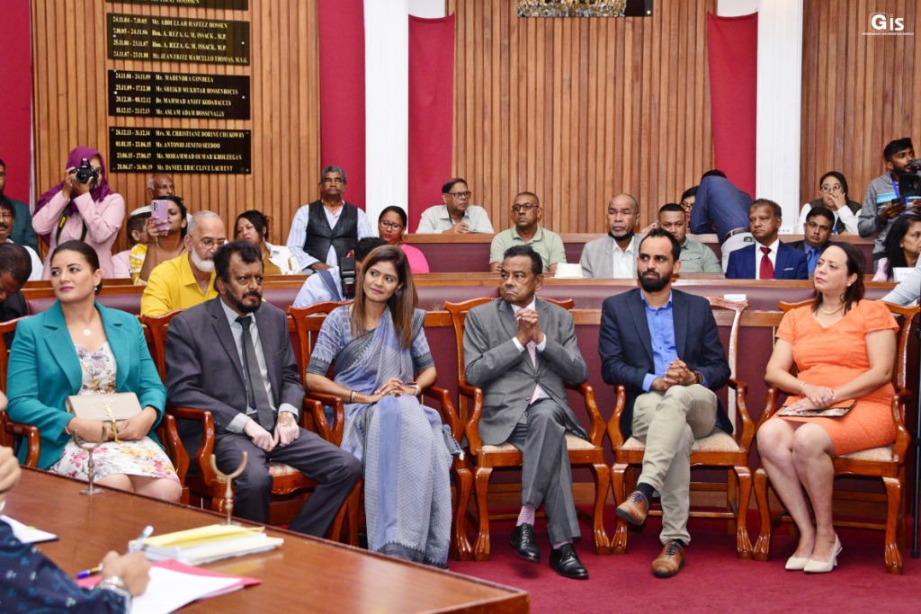 Special City Council Meeting of Port-Louis elects new Lord Mayor and ...